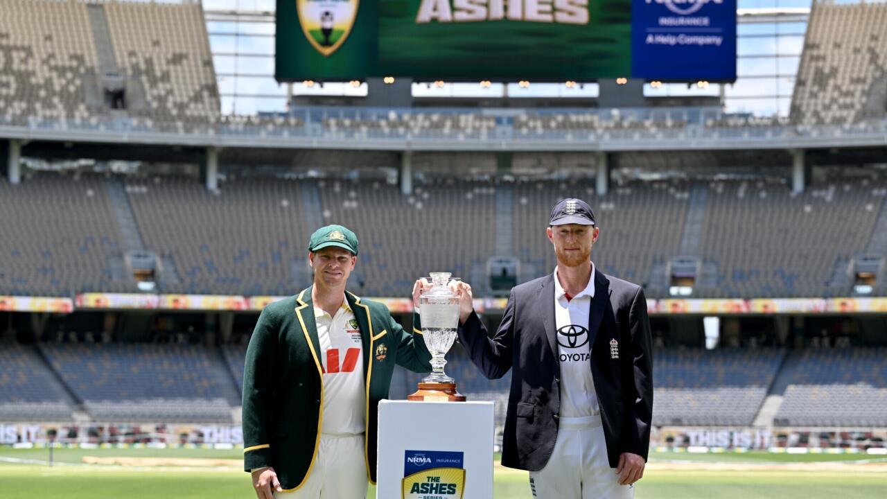 England win toss, bat in first Ashes Test