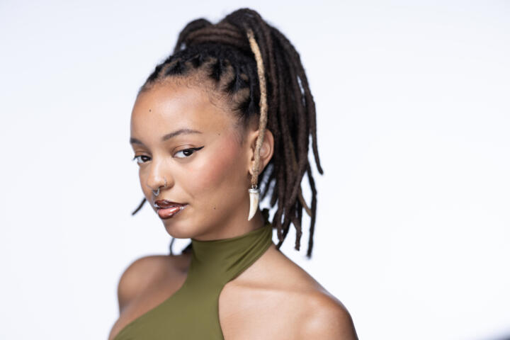 Camille Yembe, la nouvelle sensation pop belge, fan de Raymond Devos