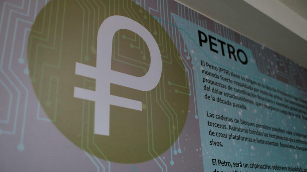 Donald Trump prohíbe a estadounidenses transar con petromonedas