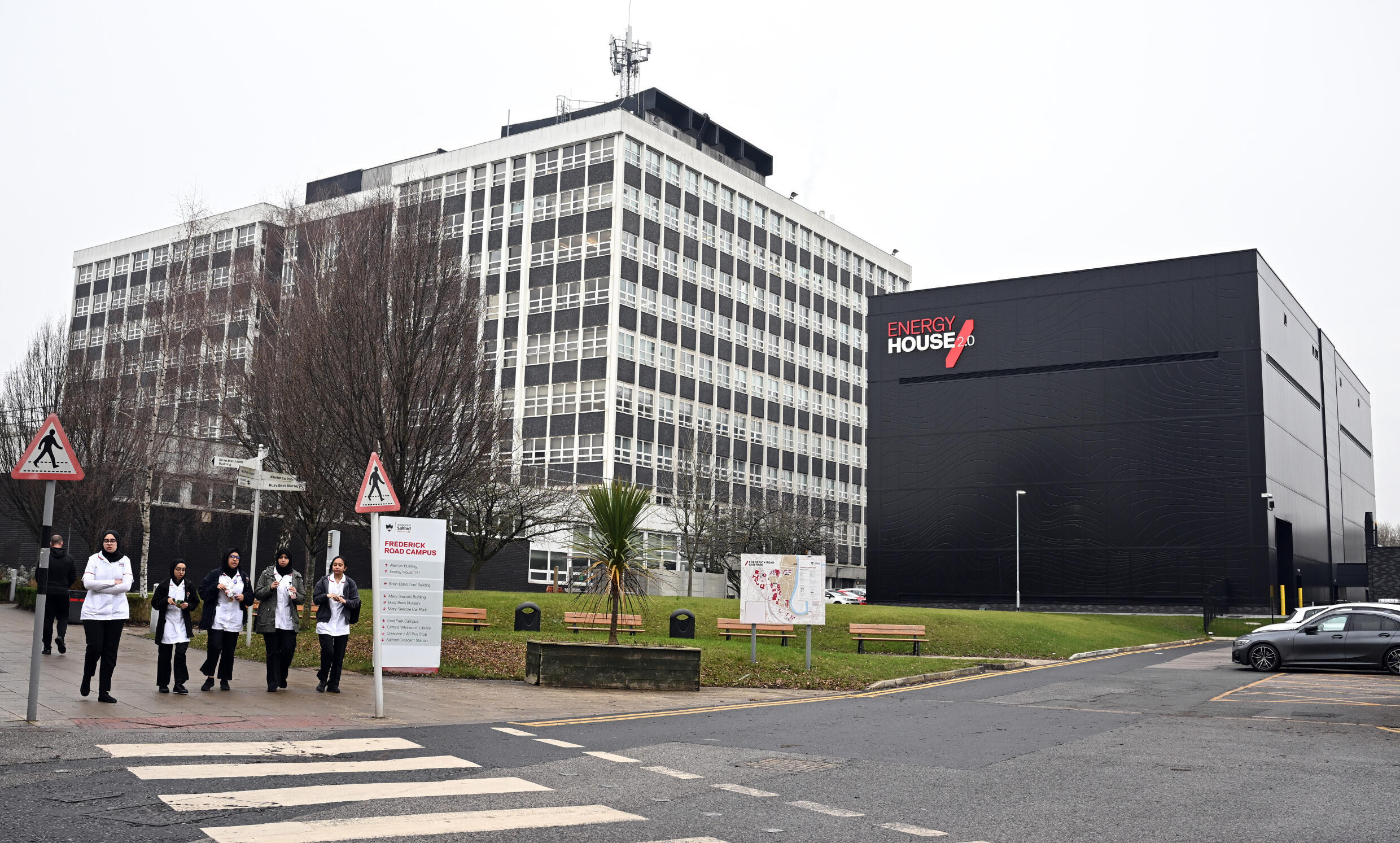 UK mega-lab generates weather to test homes of future