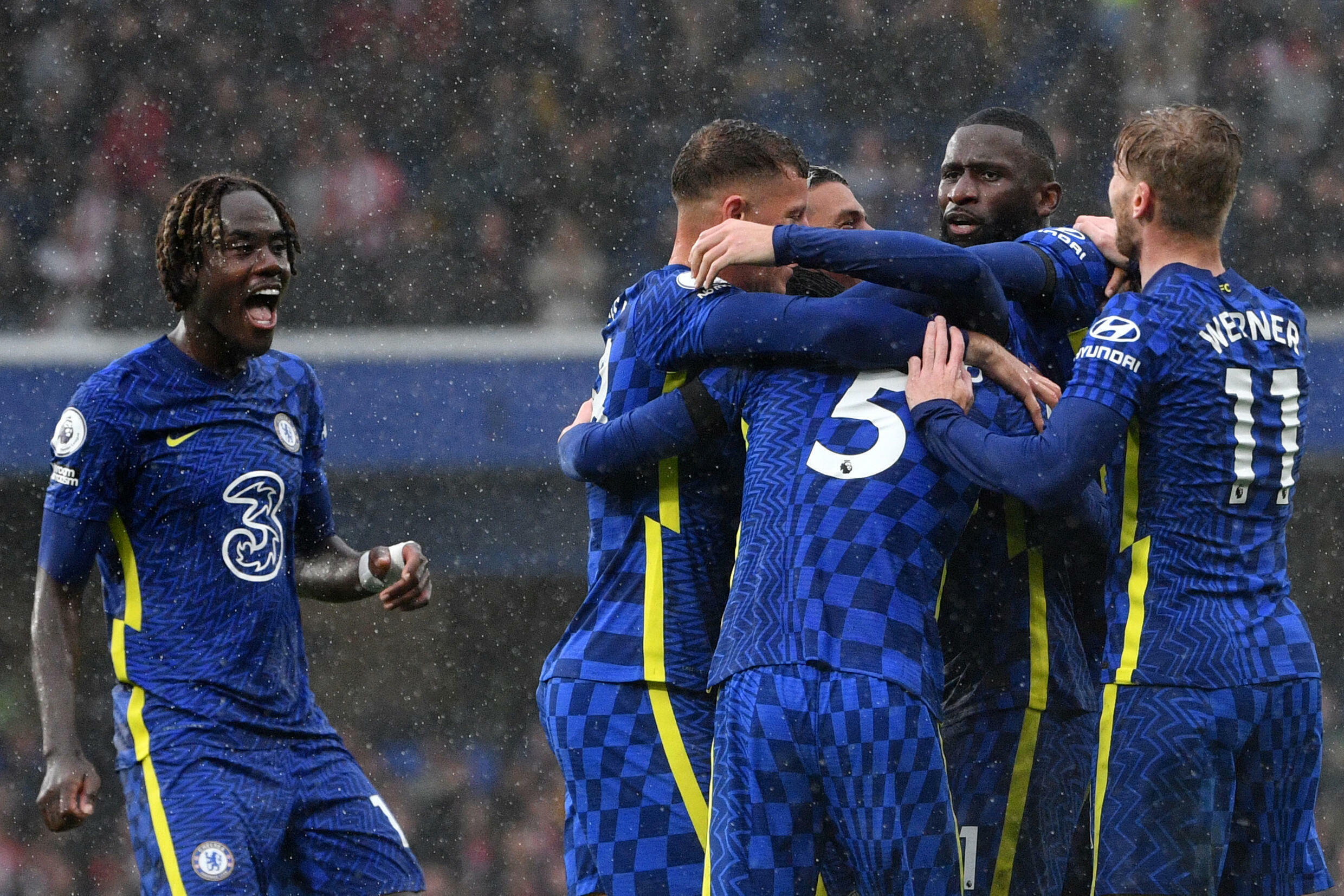 Man Utd stumble again as Chelsea top Premier League - France 24