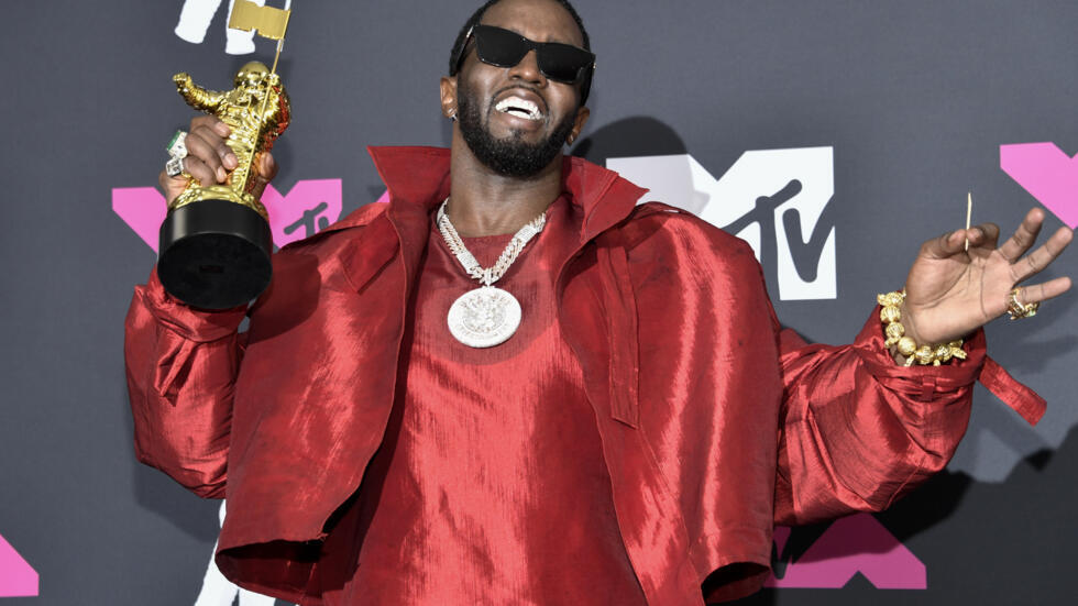 Aux États-Unis, le rappeur P. Diddy accusé d'agressions sexuelles par ...