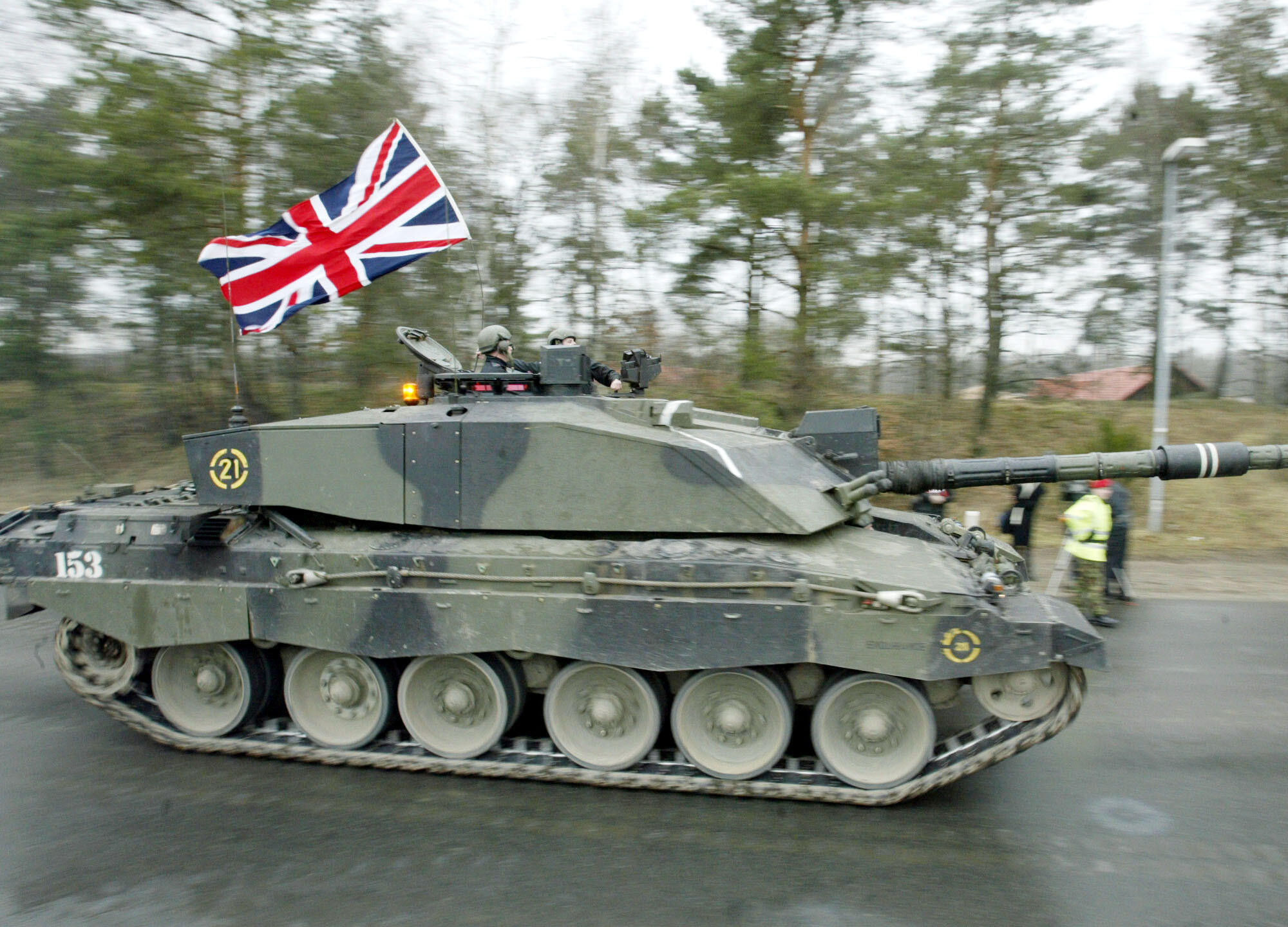 UK offers tanks in Ukraine’s hour of need, but will Germany follow suit?