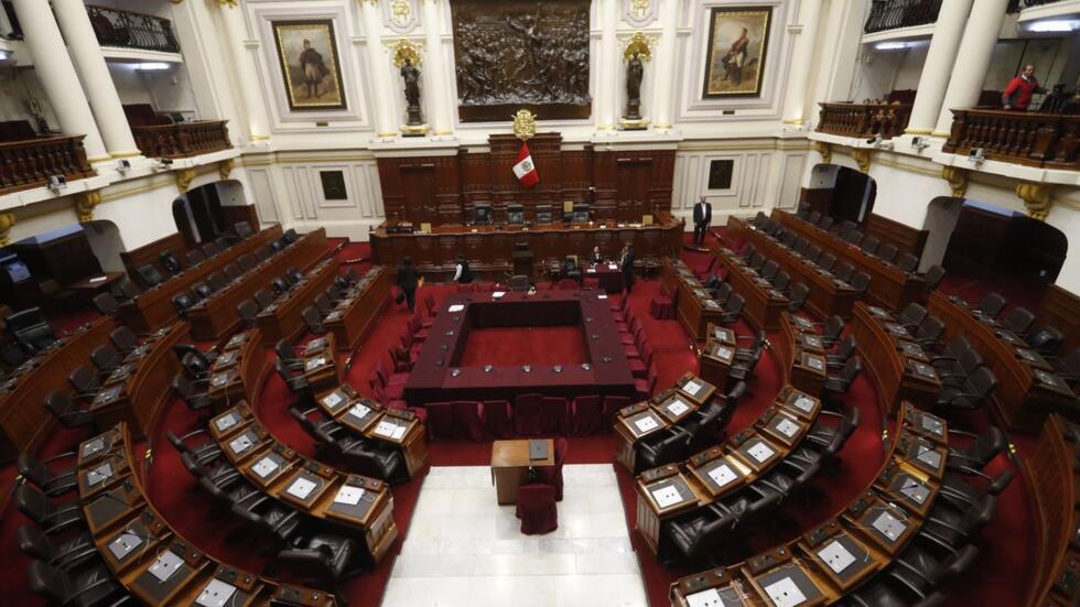 Perú: el Congreso aplazó por tercera vez el debate sobre el posible ...