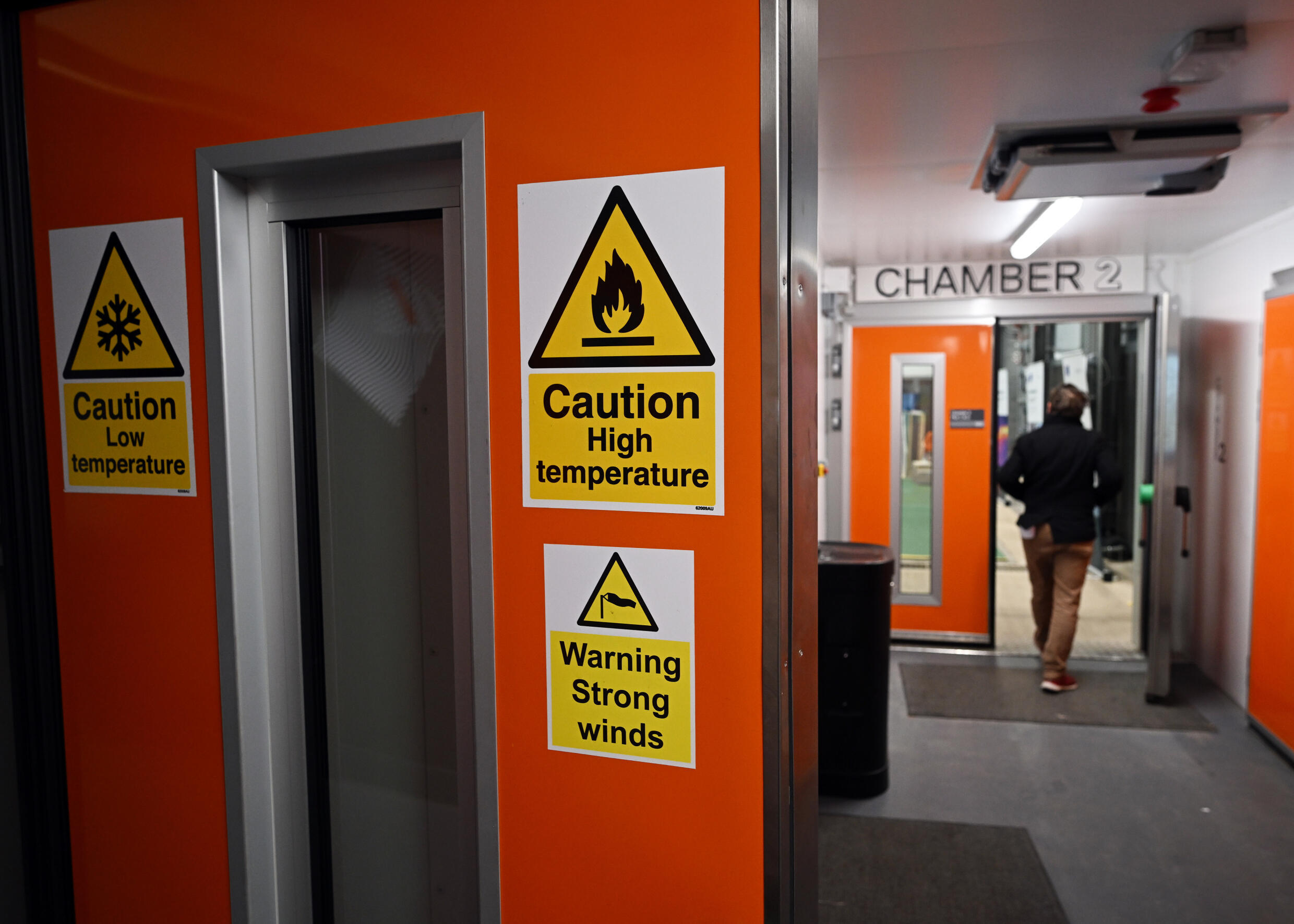 UK mega-lab generates weather to test homes of future