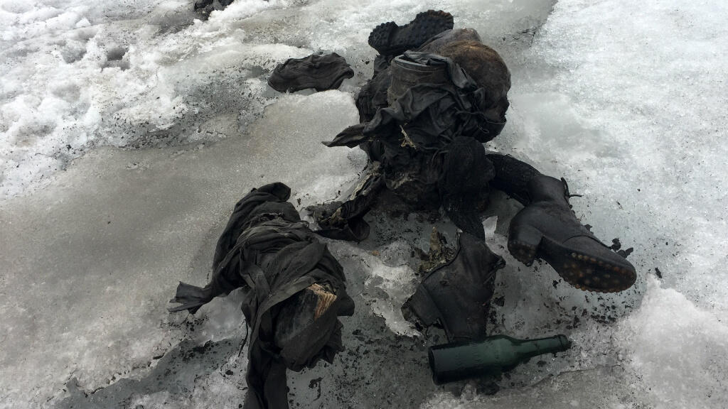 Swiss couple found perfectly preserved on glacier 75 years after ...