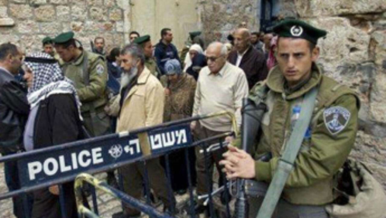 Flashpoint al Aqsa mosque re-opens a day after violent riots