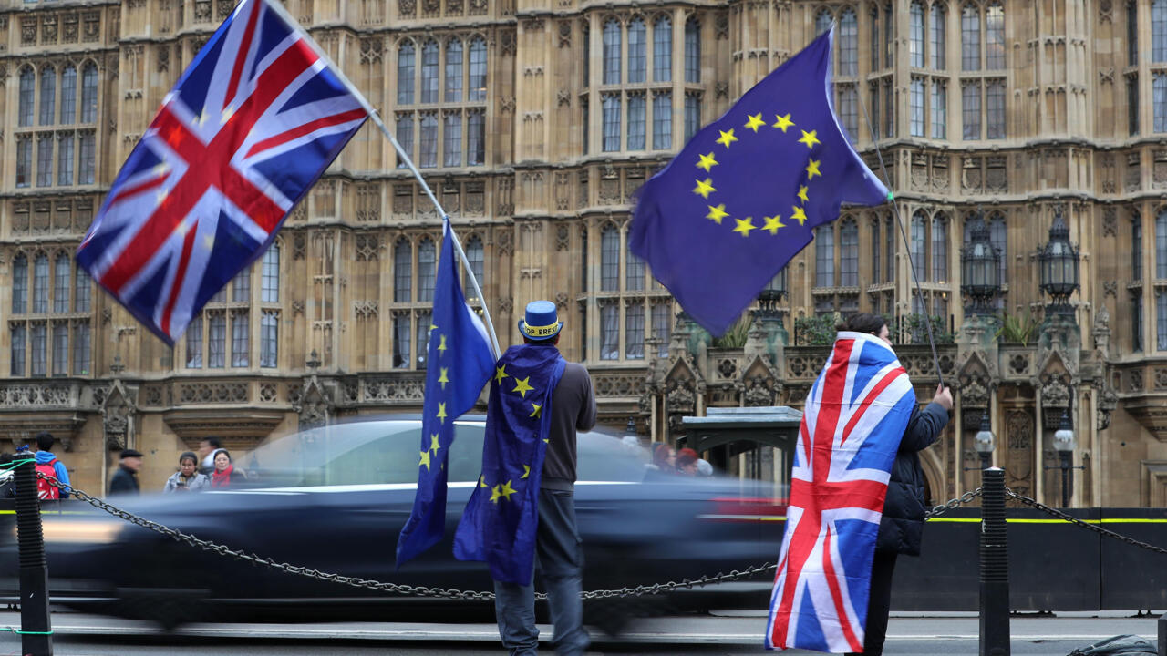 Key Brexit bill passes House of Commons, stiffer tests to come