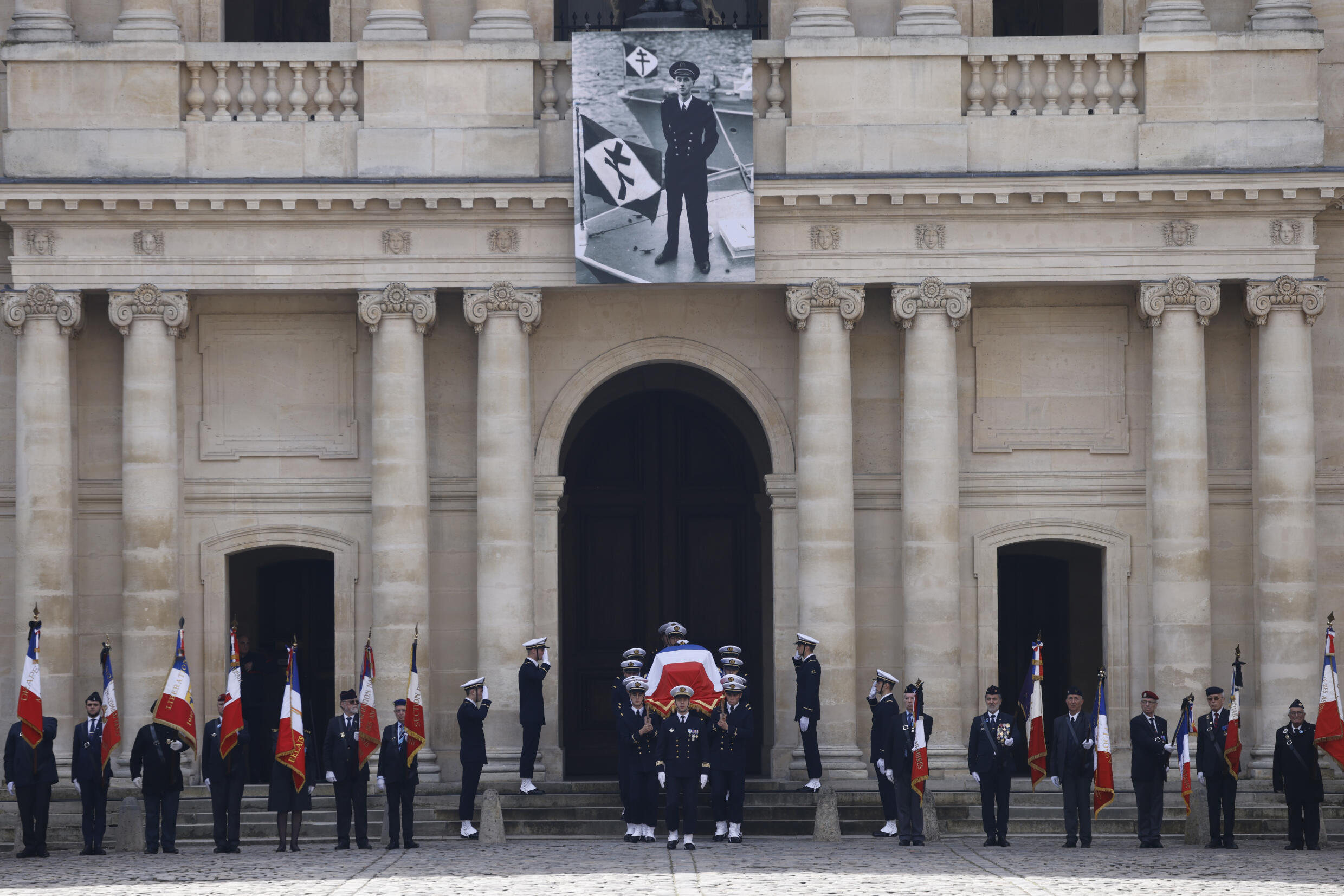 Hommage national à Philippe de Gaulle, qui s'est construit un destin à ...
