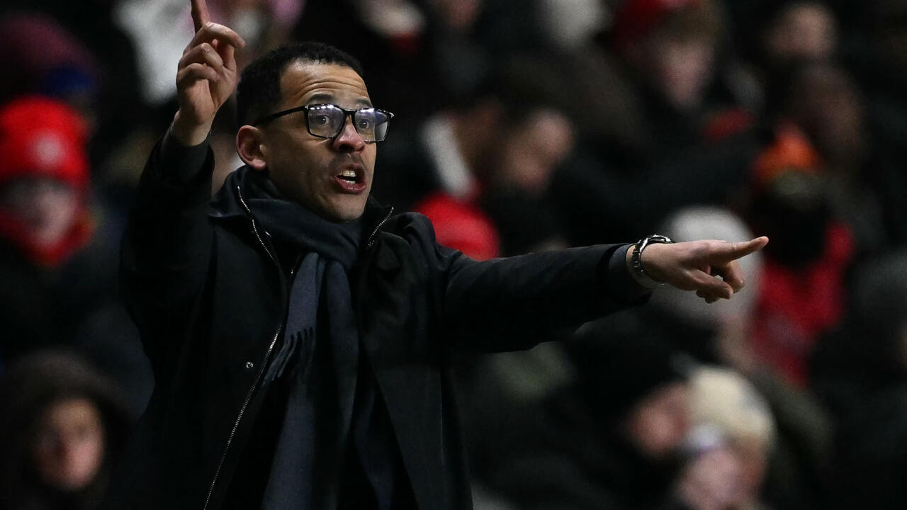 Rosenior plots long Chelsea stay as Arsenal loom