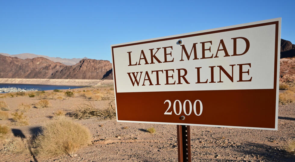 Arizona limits building as groundwater dries up