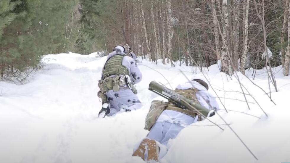 Video: Russian paramilitary forces train for combat as Ukraine tensions ...