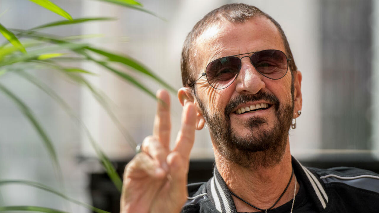 L'ex-Beatles Ringo Starr fait chevalier par la reine Elizabeth II