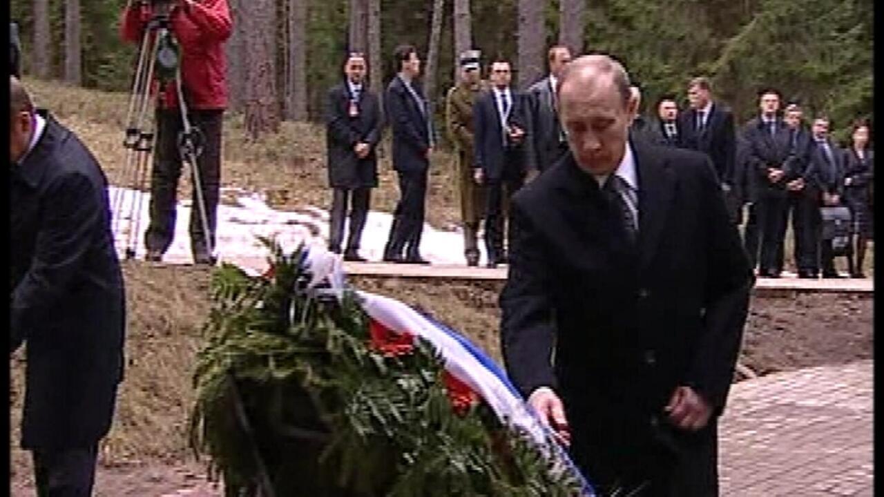 Premiers meet to honour Katyn massacre victims