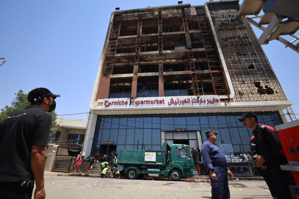More than 60 people killed as fire breaks out in newly opened Iraq mall