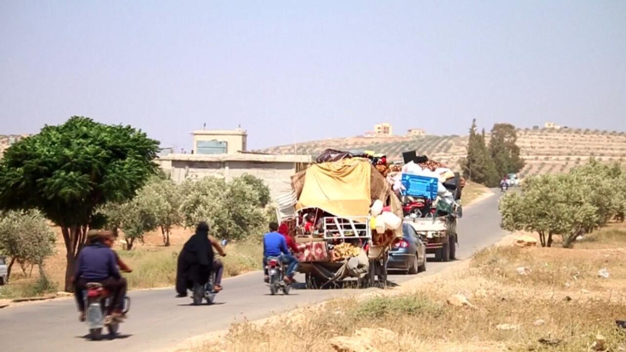 Battle for Deraa: Hundreds of Syrians stranded near Jordanian border ...