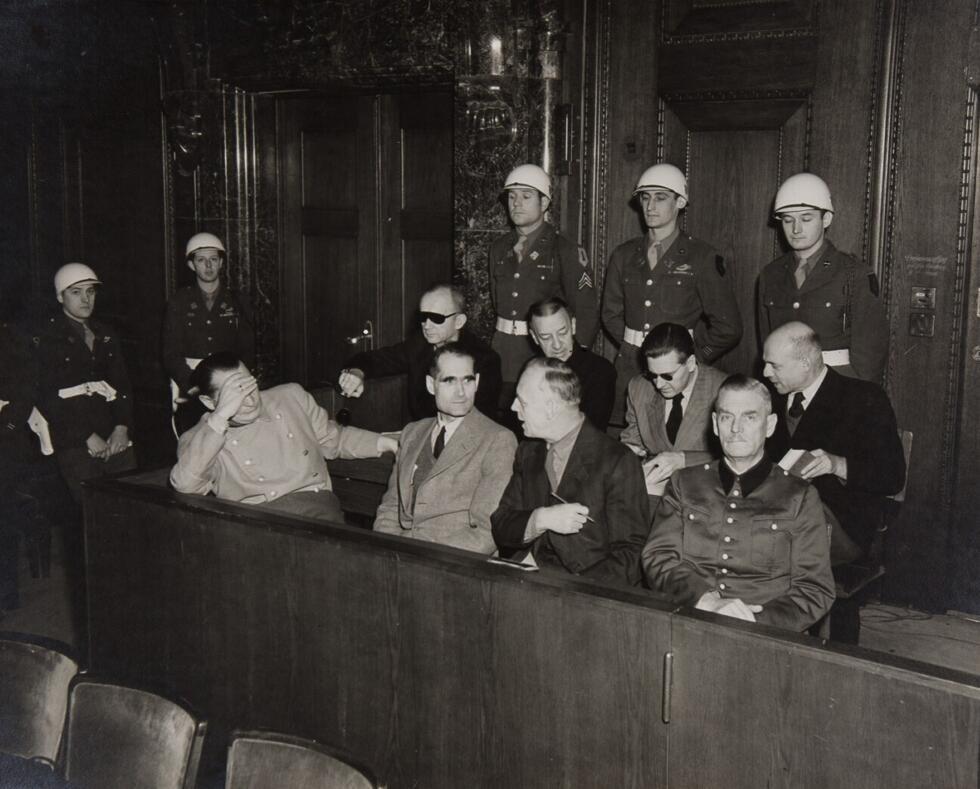 Procès de Nuremberg : un album inédit exhumé des archives révèle les ...