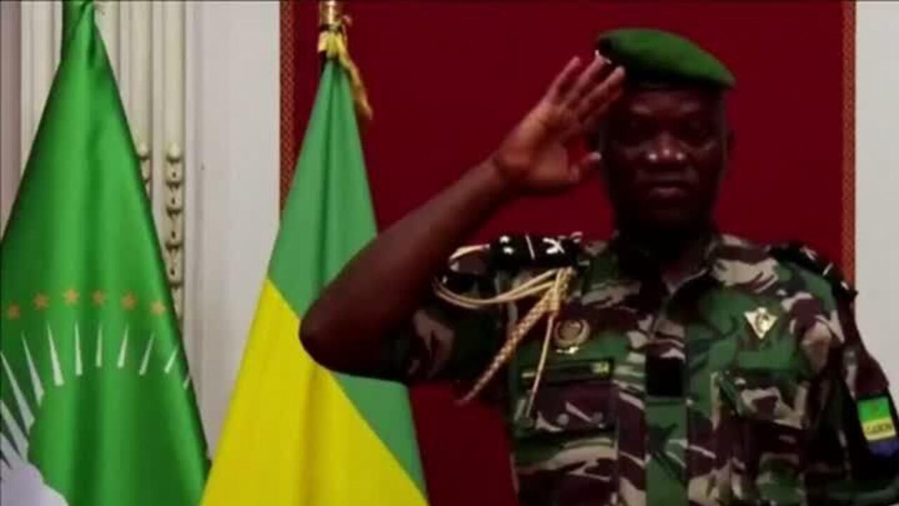 Brice Oligui Ngema juramenta como presidente de la transición en Gabón ...