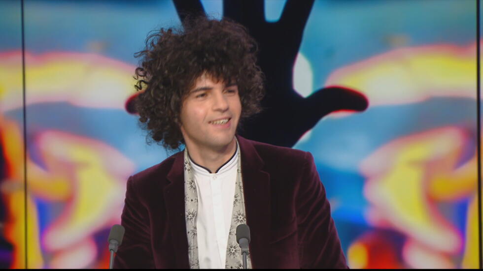 Simon Ghraichy, a classical pianist with a rock edge - arts24