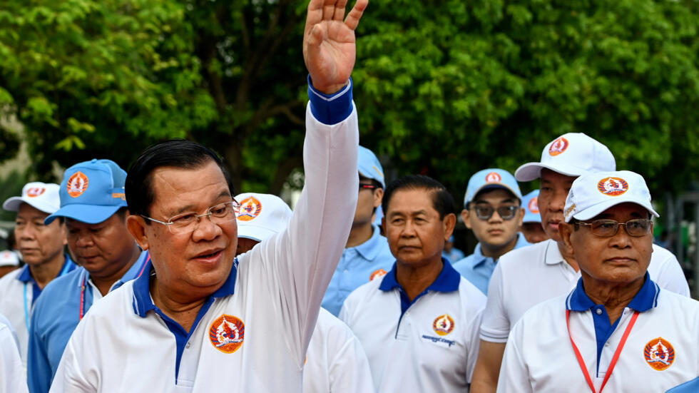 PM Hun Sen says Facebook reps no longer allowed in Cambodia