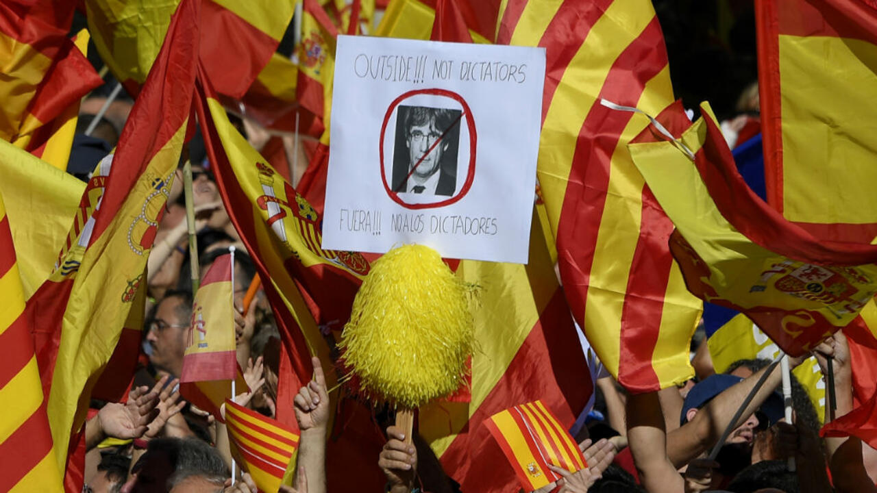 Hundreds of thousands march for Spanish unity in 'independent' Catalonia