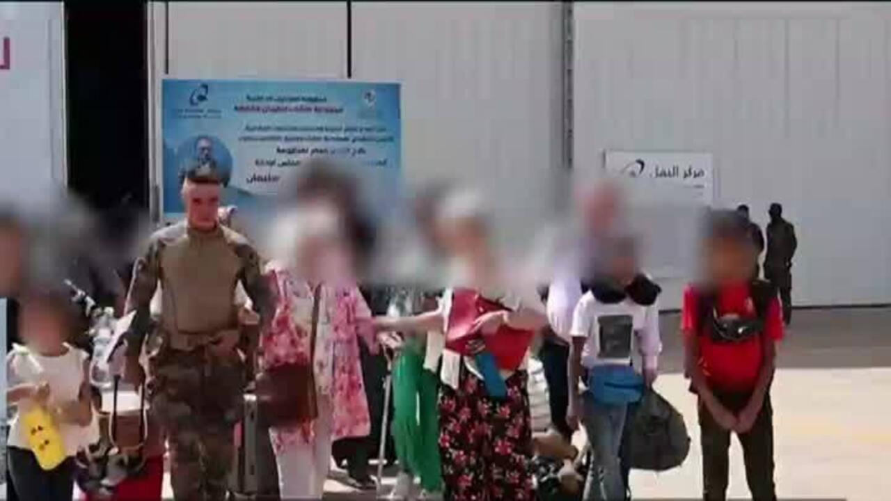 Soudan : les ressortissants étrangers continuent à fuir Khartoum - France 24