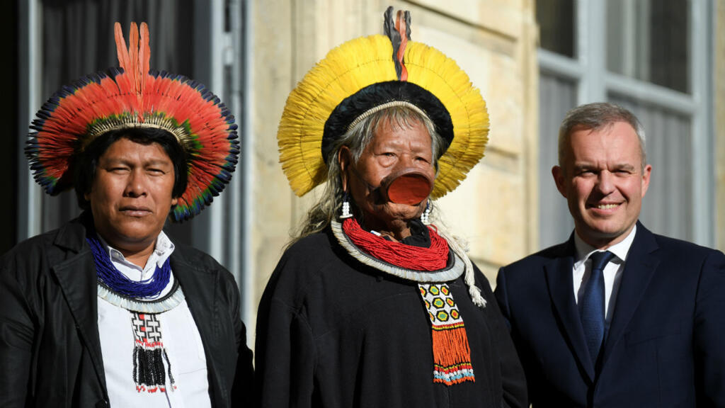 Face à Bolsonaro, le chef indigène Raoni cherche des soutiens en France