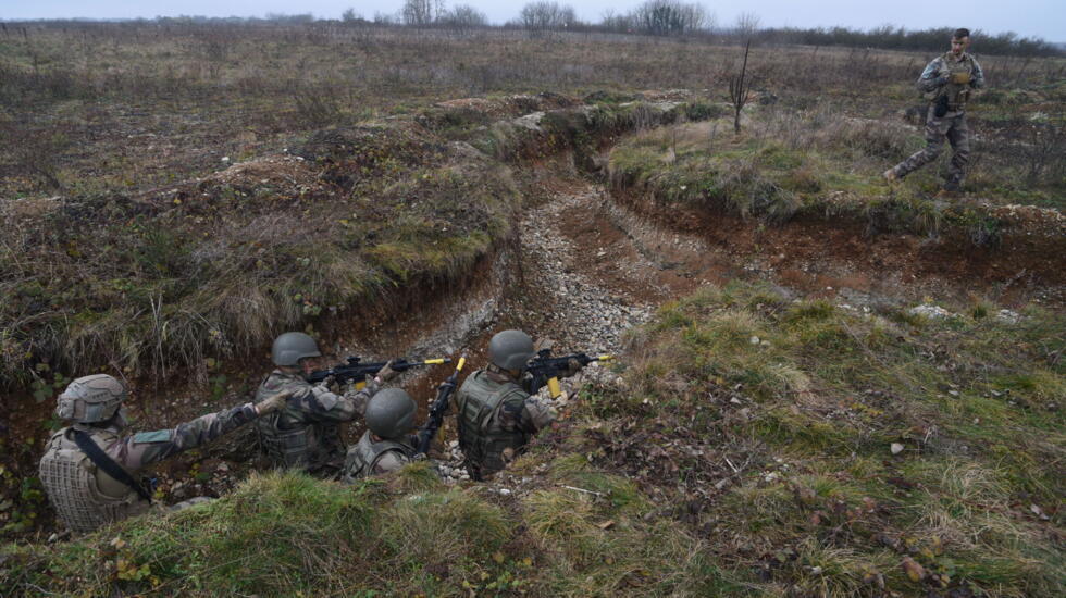 How French soldiers train for trench warfare - France 24