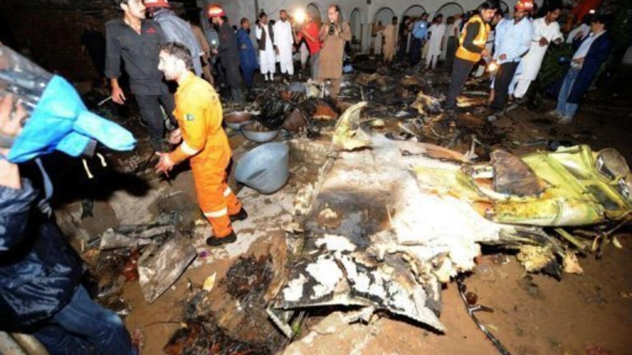 Scores killed in Islamabad plane crash - France 24