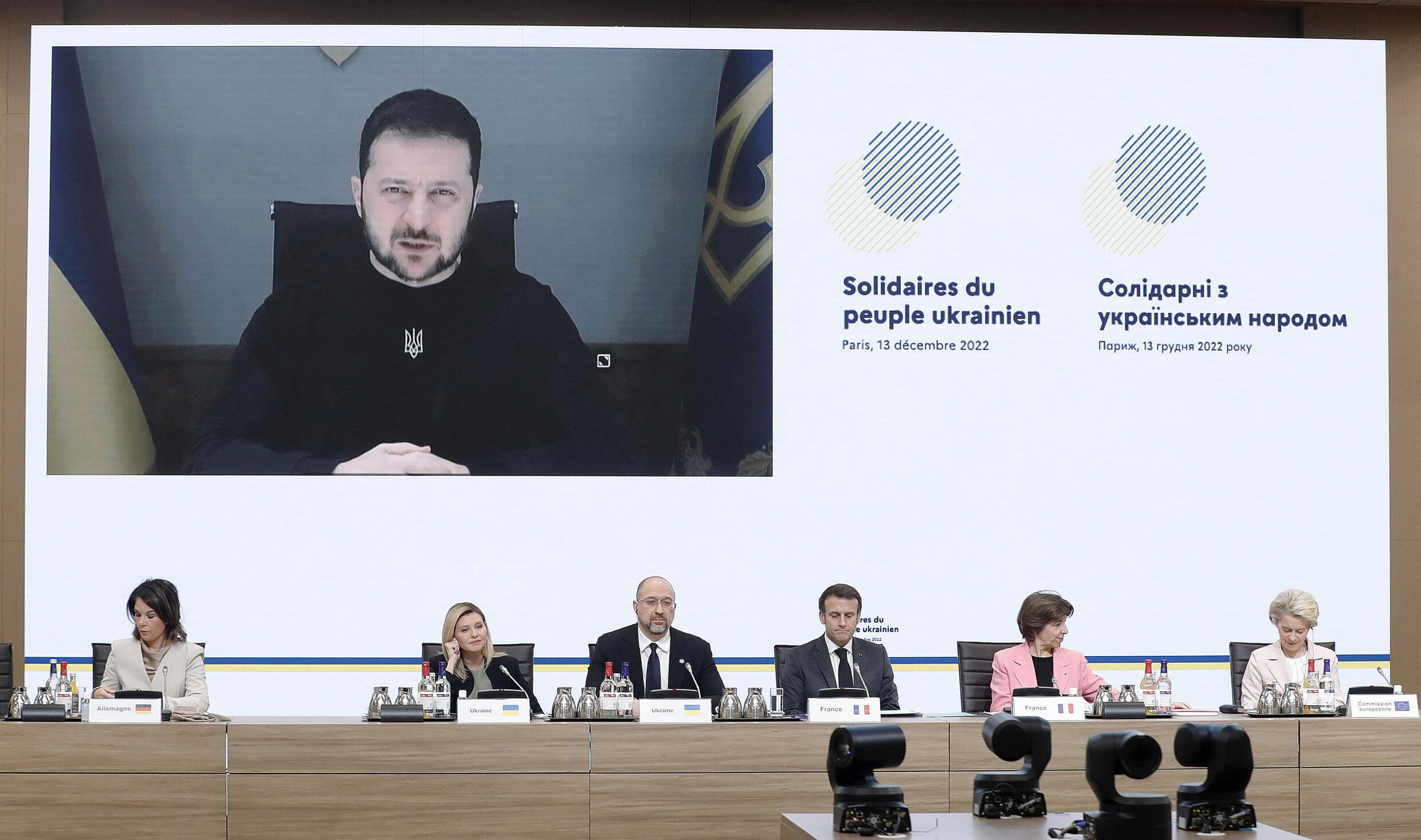 Countries at Paris aid conference pledge €1 billion for Ukraine