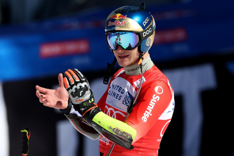 Ski: la Suisse de Meillard et Odermatt triomphe lors du géant des finales