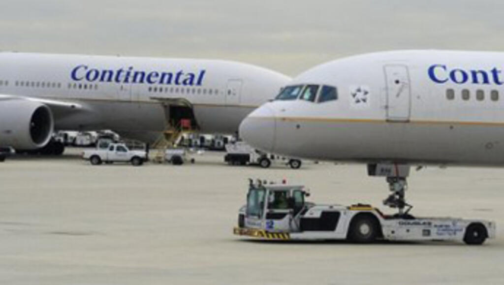 Continental, United to merge, creating world's biggest airline