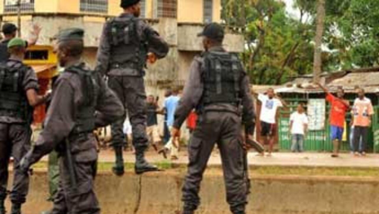 Guinea police open fire in fatal clashes with demonstrators