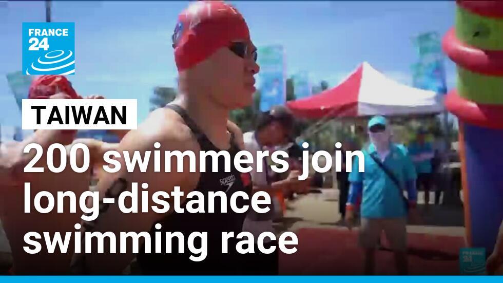 200 swimmers join long-distance swimming race in Taiwan Strait - France 24