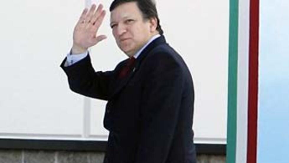 Leaders officially back Barroso for second Commission term