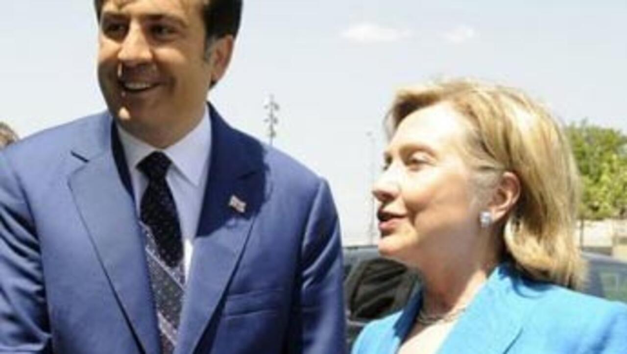 Clinton slams Russian 'occupation' of disputed enclaves on Georgia visit