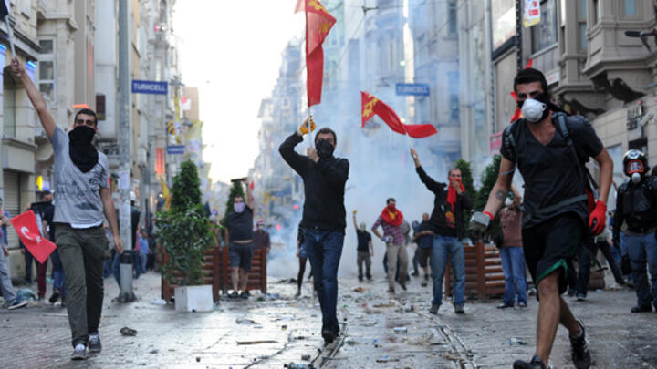 Turkey protests spread online, and in the streets