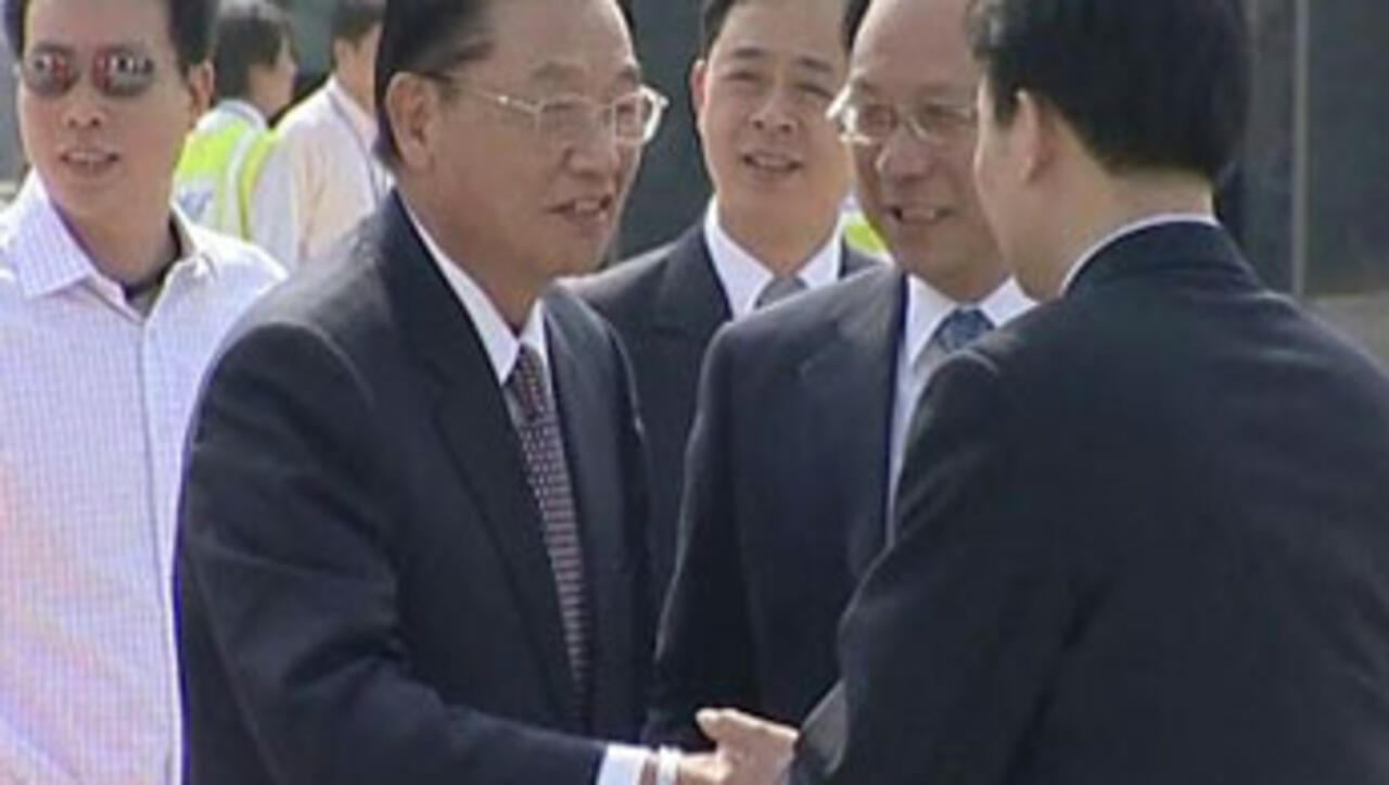 Taiwan and China begin historic talks