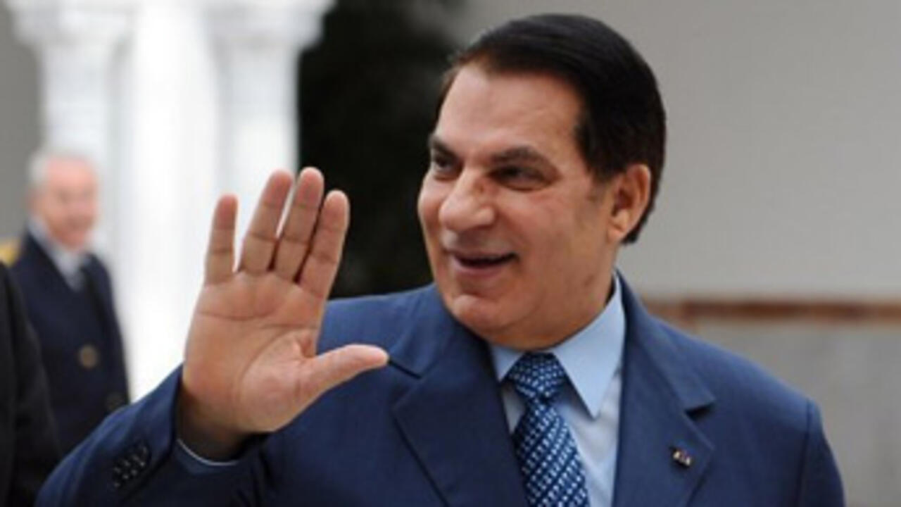 Tunisia asks Interpol to help arrest Ben Ali and family