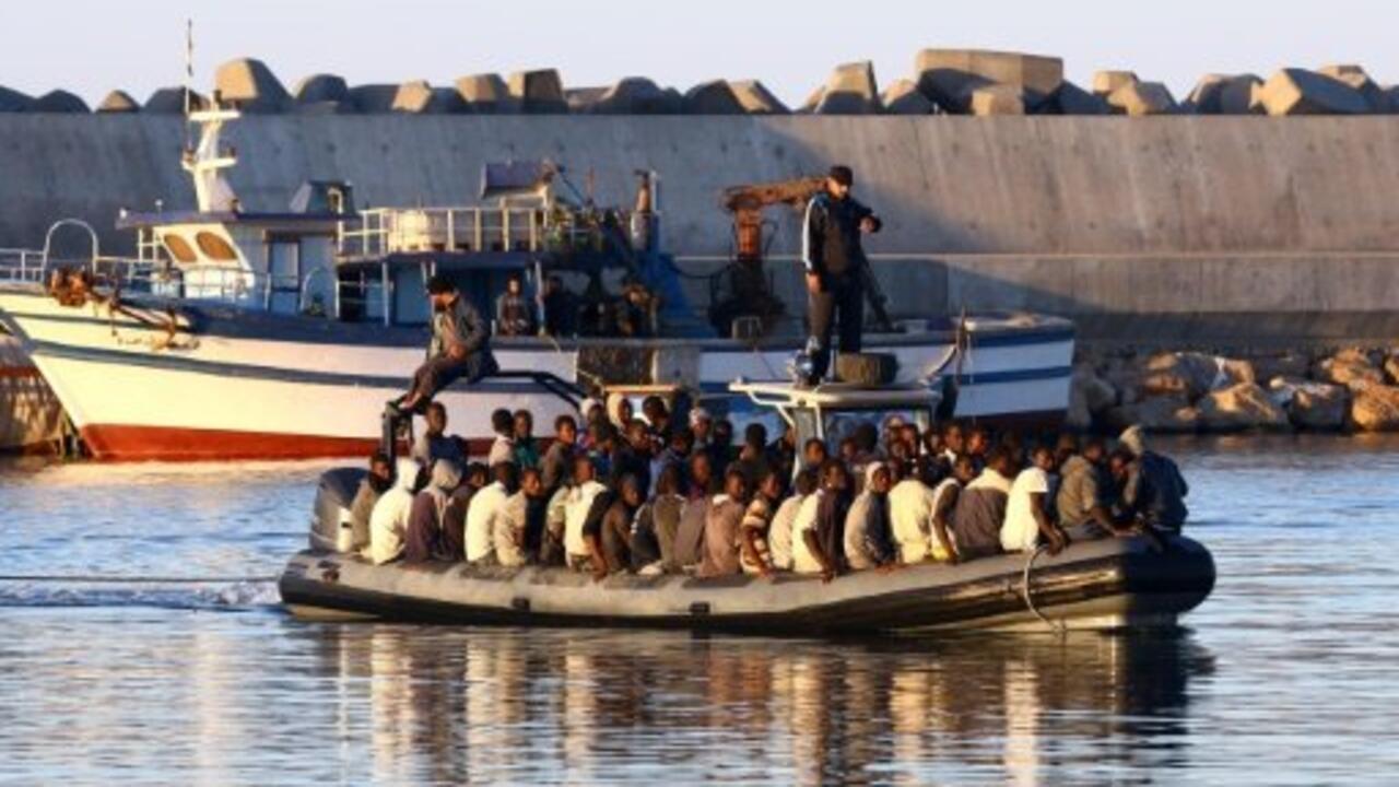 Hundreds feared dead after boat sinks off Libyan coast