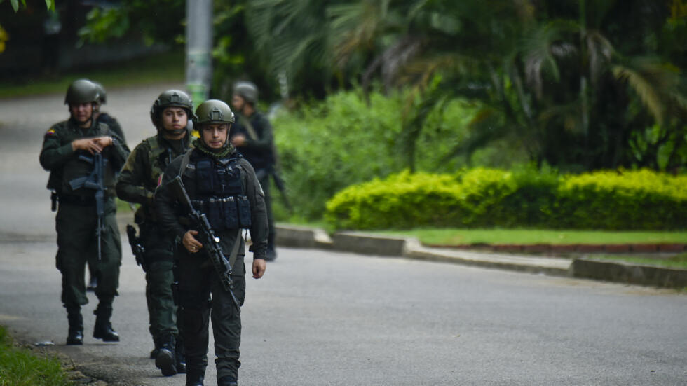 Colombia: El Gobierno Petro inicia conversaciones de paz con las ...