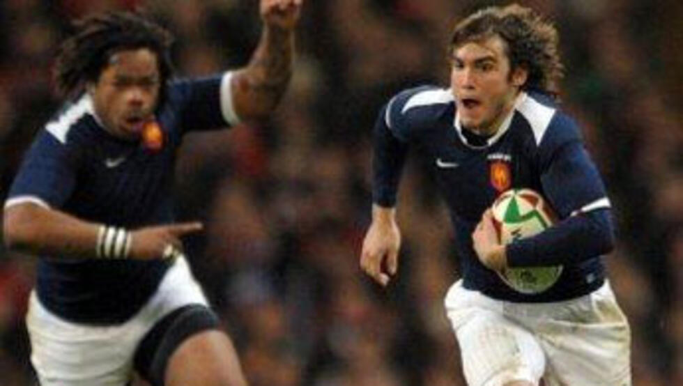 French grand slam bid still on track as Welsh comeback falls short