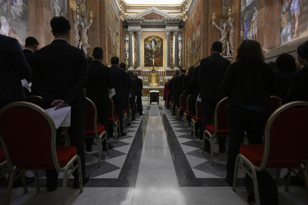 Vatican readies for conclave lockdown