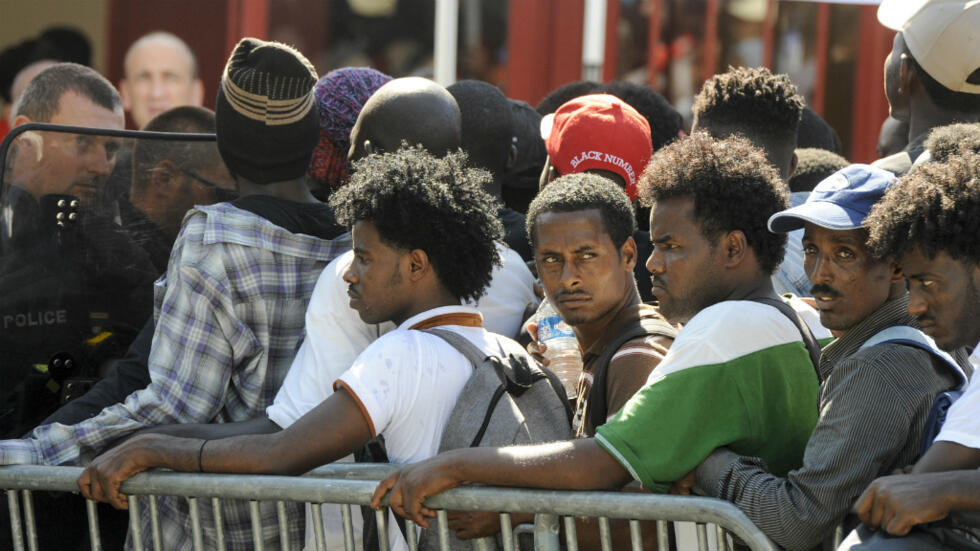 El parlamento francés endurece la ley contra la inmigración irregular