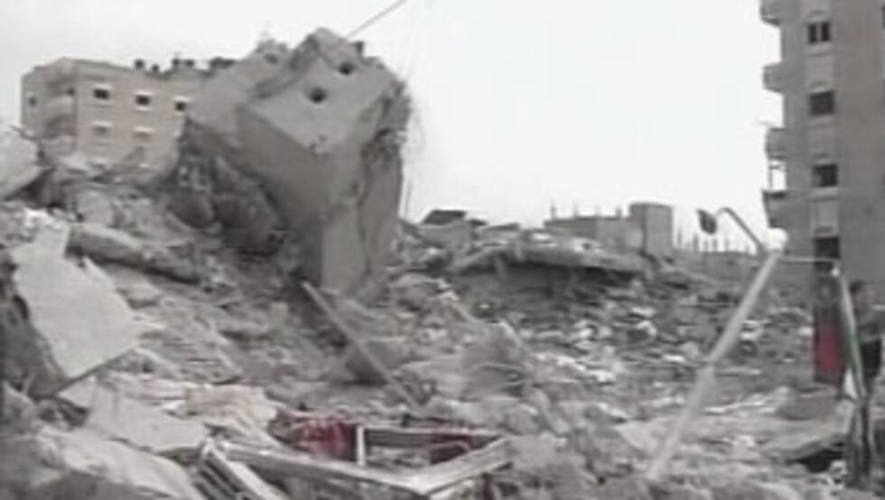 Bombs and rockets exchanged between Gaza and Israel