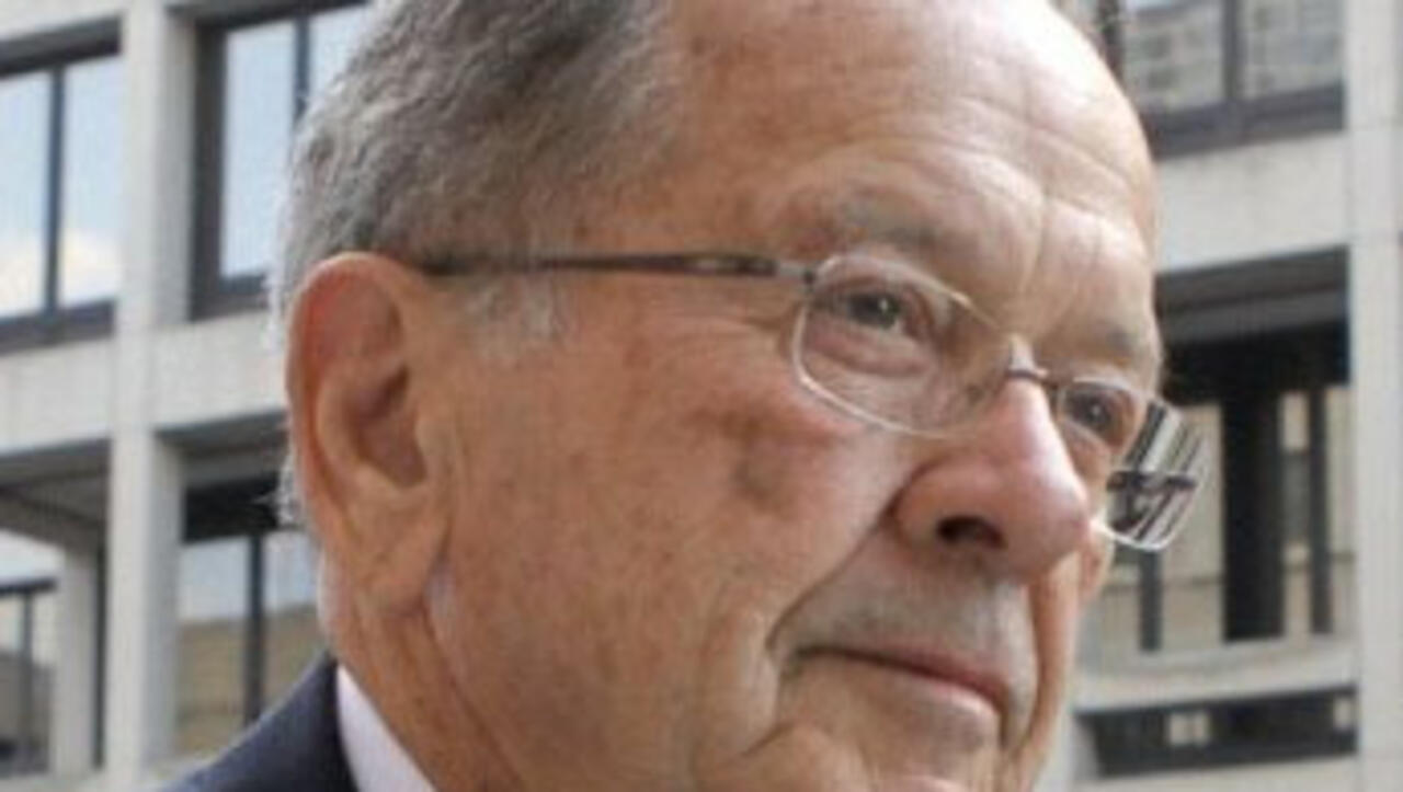 Former Senator Ted Stevens dies in Alaska plane crash