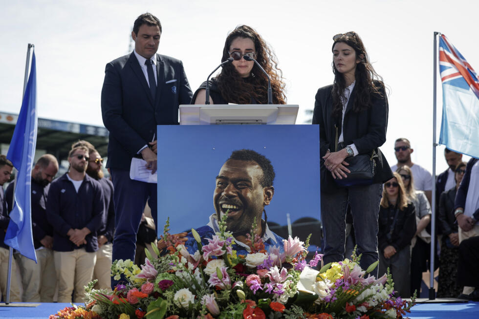 Hastoy lifts La Rochelle as Castres pay tribute to Raisuqe