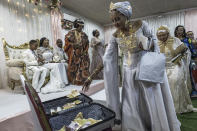 Lavish 'Grand Mariage' weddings celebrate Comoros tradition, society
