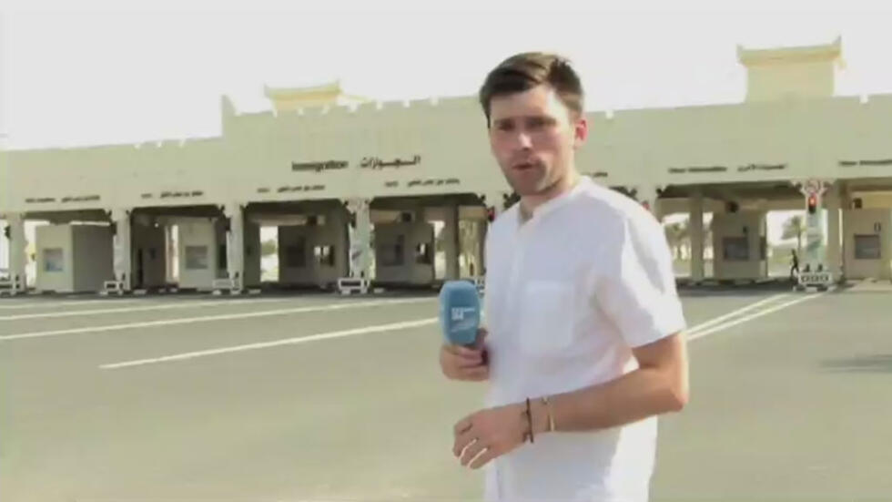 Video: Eerily silent border symbolic of Qatar-Saudi Arabia crisis