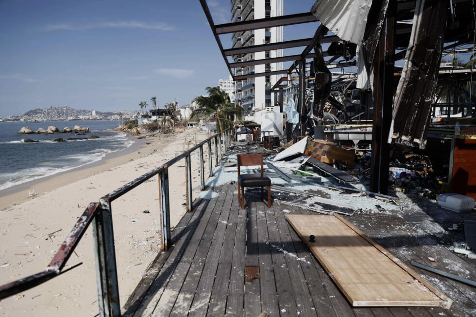 Hurricane causes 27 deaths, severe damage in Mexico's Acapulco